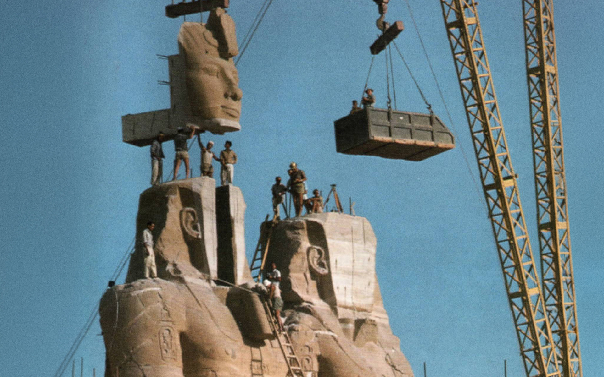 Handling modular timber elements: what resins can do